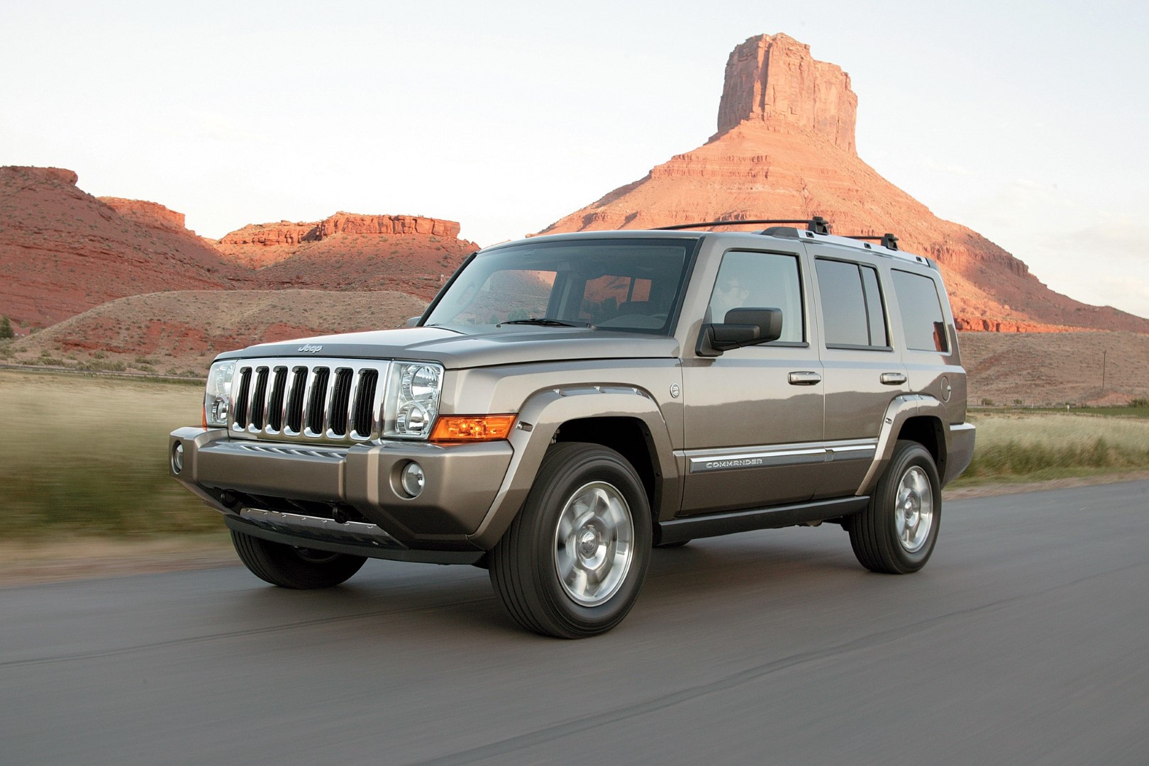 Krótka historia Jeepa Commandera, który był świetnym samochodem, ale ...